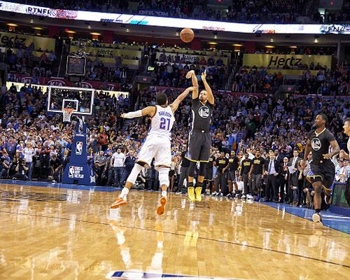 NBA21世纪6大最经典的3分绝杀，哈登逆天3分杀死勇士居榜首