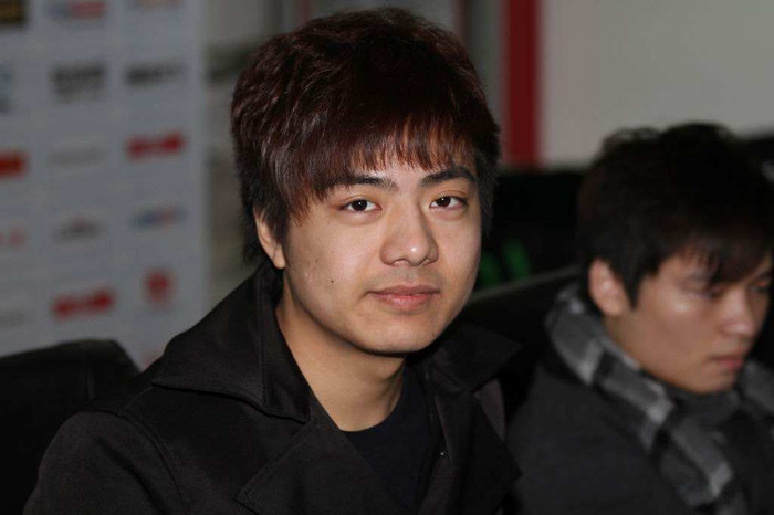 你觉得burning，zhou和zsmj三大c谁对DOTA2的发展贡献更大？