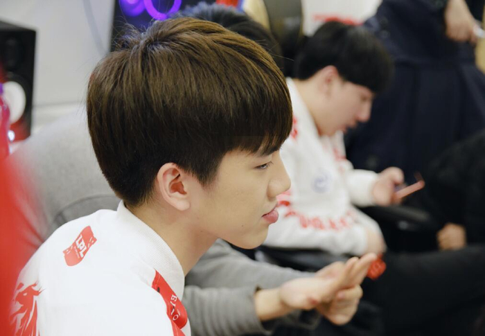 LPL辅助与AD亲近率公布：EDG下路“恩断义绝”，死神Pyl真实