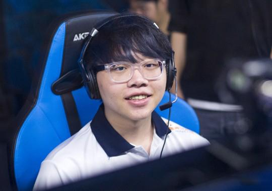 PawN沦为LCK弃子？同战队中单Ucal被疯抢 或许有望重回LPL！