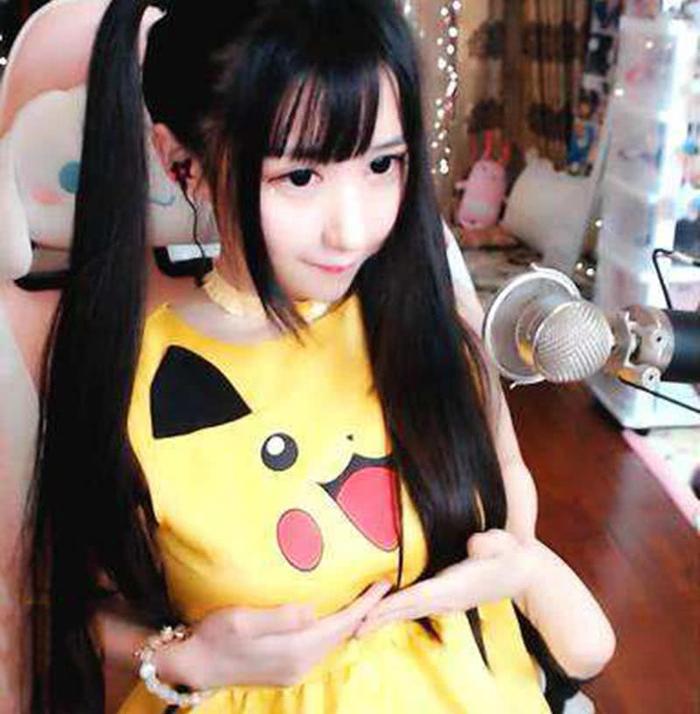 蔡萝莉cos不知火舞,拉开衣服证明事业线!粉丝纷纷喷出鼻血! 萝莉 蔡萝莉 不知火舞 新浪新闻