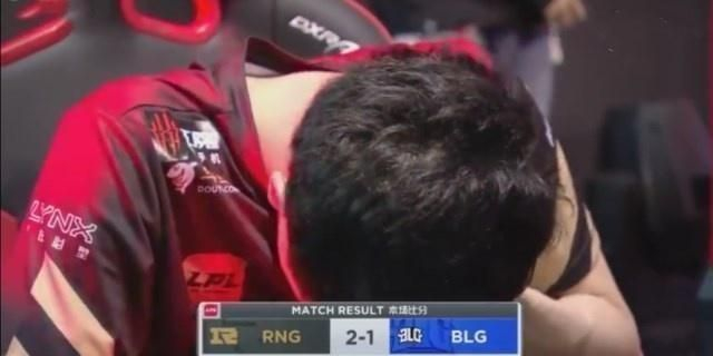 看到karsa哭了会想哭吗？AJ：不会哭，因为我前面哭过了