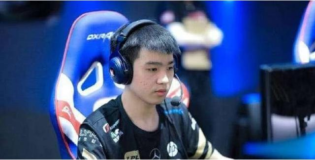 姿态直播透露，RNG急召Letme回归，AJ心态被打崩，让帝救场？