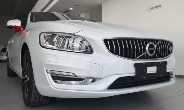 20万喜提沃尔沃S60L，车主：比迈腾有档次，开出去超有面！