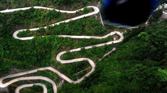 中国最危险盘山公路,99道弯老司机不敢走,私家车不能通行!