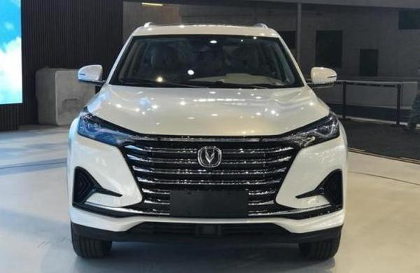 首批全新长安CS75 Plus现身！提供两种前脸 233马力配2.0T+8AT