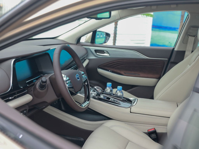 广汽上海车展看点，全新传祺GA6、GS8亮相，还有两车叫板特斯拉