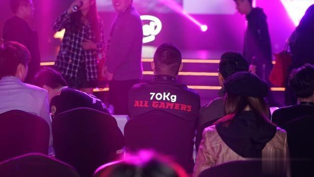 CF中国第一狙神复出，70kg回归赛场，穿越火线将血雨腥风！