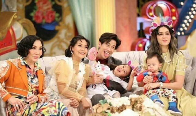 Push带Aff的女儿上节目, 两人甜蜜互动, 画面十分温馨有爱