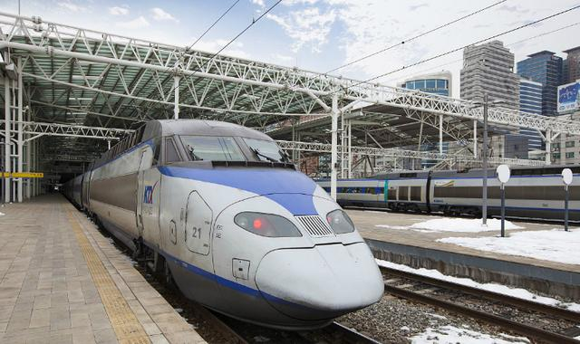 世界各国高铁速度PK！欧洲较快，美国略慢，中国复兴号让人佩服!|复兴号|KTX|高铁_新浪新闻