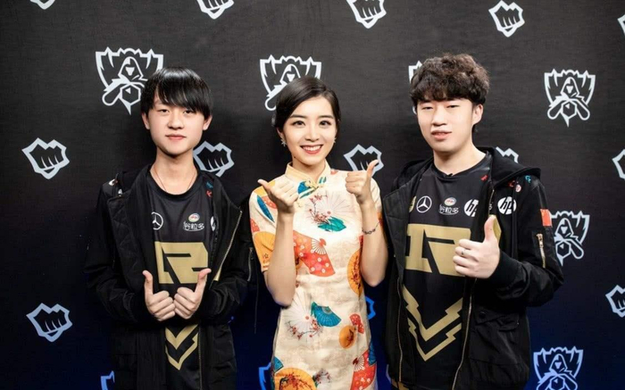 KPL四大美女解说爆红，灵儿大长腿吸睛，她颜值吊打余霜？