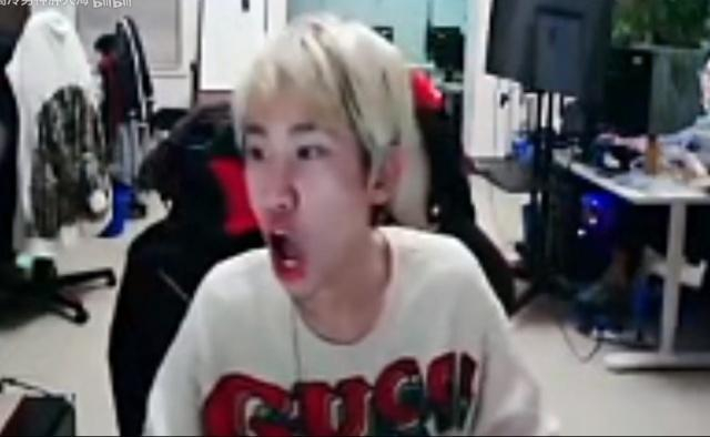 Doinb直播偷看女主播跳舞，十分钟后，糖小幽：一百个离婚证！