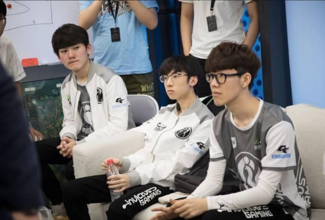 网友神P图表现LPL出征S8, IG让人笑出声, UZI在RNG的待遇太真实