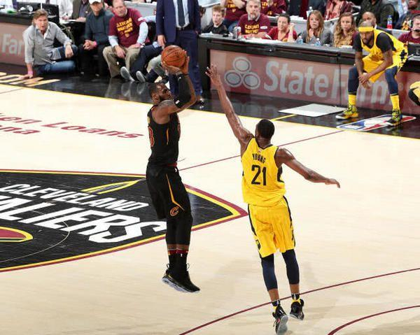 NBA21世纪6大最经典的3分绝杀，哈登逆天3分杀死勇士居榜首