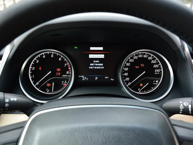 2019款丰田凯美瑞加配不升价，2.5L+8AT标配十气囊，网友：良心