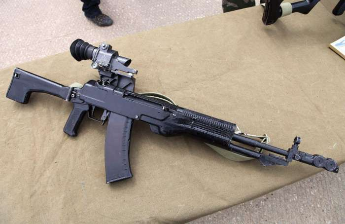 中国专家刚决定仿制AN94淘汰95步枪, 该枪就被俄国全面撤装