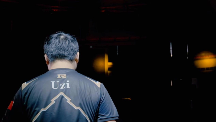 对线Uzi毫无压力？Bang与粉丝互动表示：尺帝是最难应对的ADC！