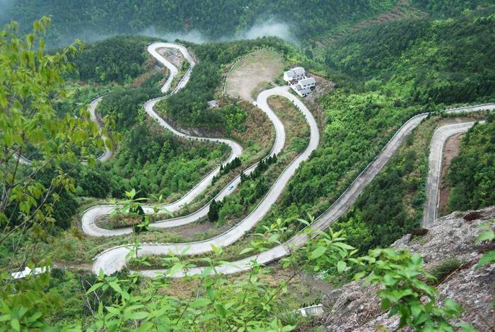 中国最危险盘山公路,99道弯老司机不敢走,私家车不能通行!