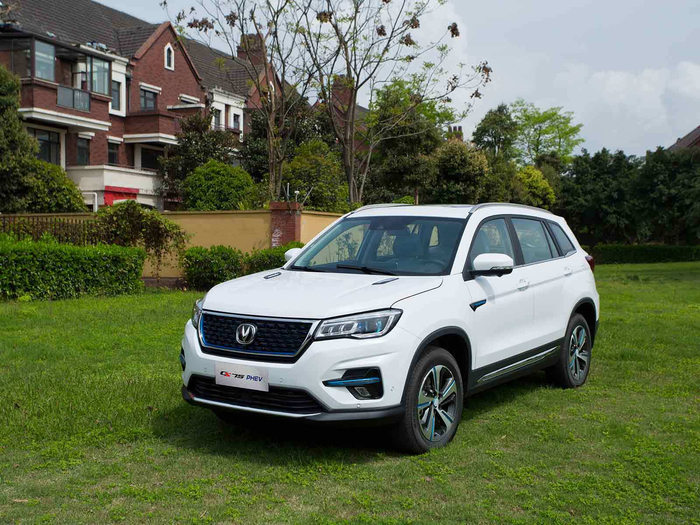 长安CS75 PHEV评测：或许是20万以下新能源SUV的最佳选择？