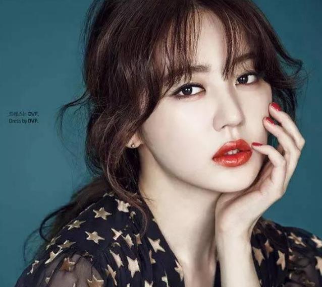 韩国女神尹恩惠近照,厚唇脸僵面目全非,明明34岁却像50岁! 尹恩惠 韩国 女神 新浪新闻