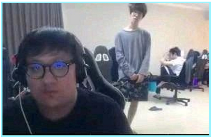 小孩Kid有多狠？Theshy那年十八，站着如喽啰！网友：小姜倒水！