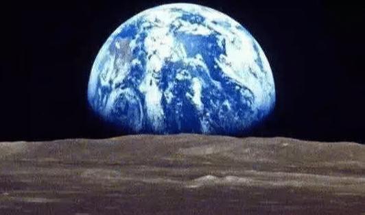 登上月球才发现，月球视角看地球，真的好美