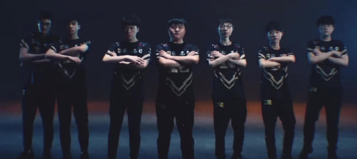 LPL出征S8：让世界知道我们是谁，Uzi厂长携手展望未来