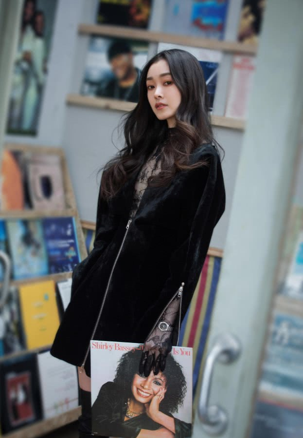 千万别穿“竹筒鞋”，宋轶身高168cm穿成150cm，心疼！|宋轶|竹筒|身高_新浪新闻