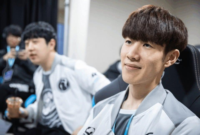 LOL：究竟谁才是最适合IG的上单？Theshy与Duke官方数据大对比