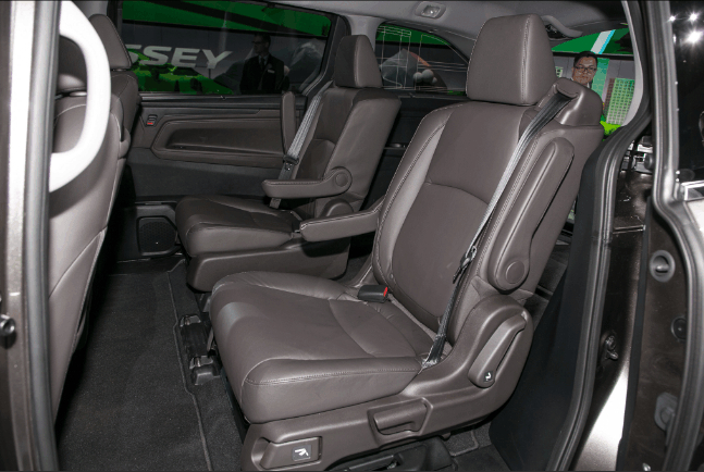 第五代奥德赛，配全球首款10AT座椅，够GL8喝一壶