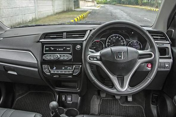 本田BR-V，其实是7座面包车，8万不如宝骏310W？