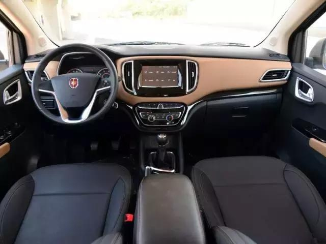 这款走心的MPV，油耗6.7L 配电吸门，6万实力超730