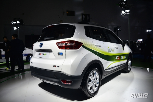 逸动EV300/奔奔EV260/CS15EV 长安四款新能源新车抢先看