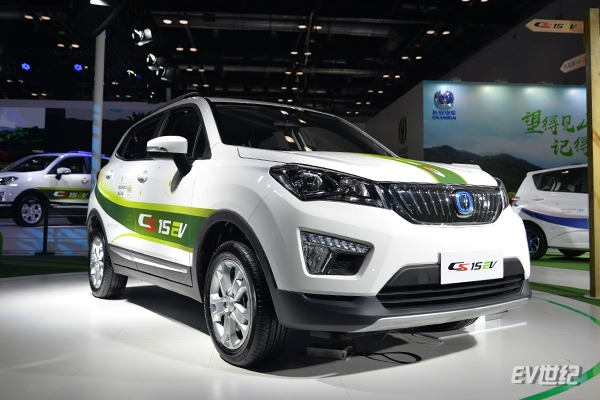 逸动EV300/奔奔EV260/CS15EV 长安四款新能源新车抢先看