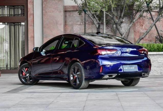 9年终改款，261马力9AT加持，7.2秒破百还买啥大众CC