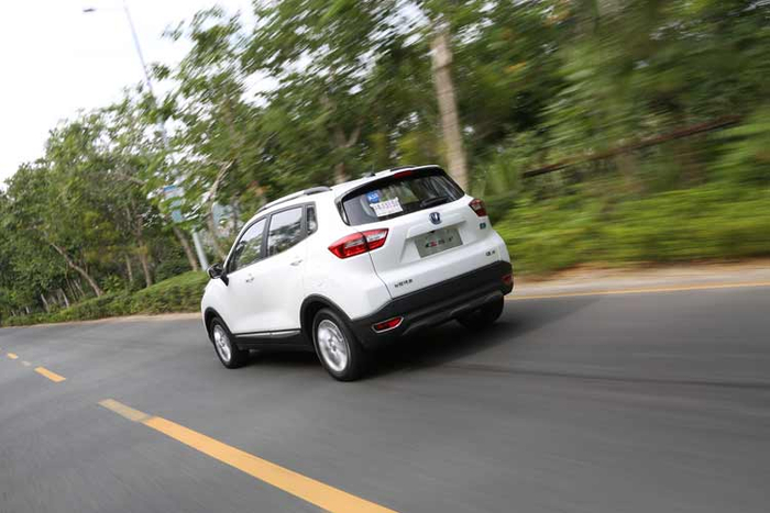 超长续航 品质驾驭 试驾长安CS15EV