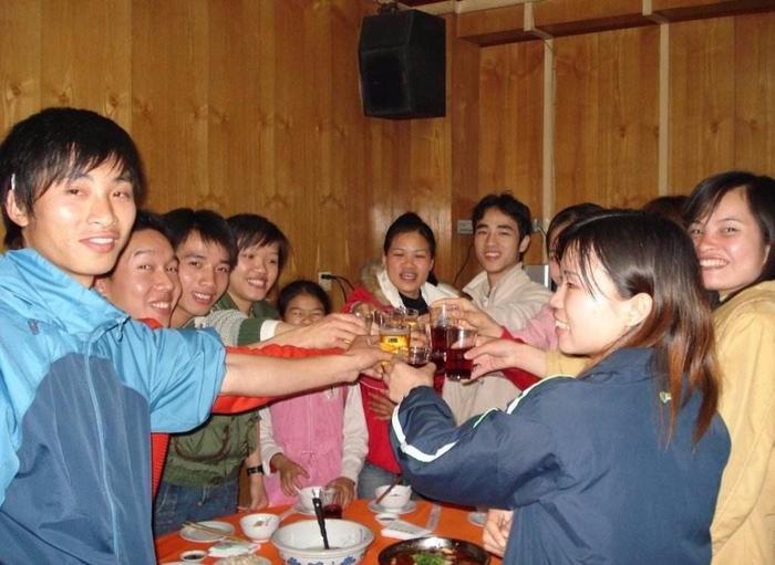 20年初中同学聚会，混得好，就是朋友，混得不好，就是陌生人