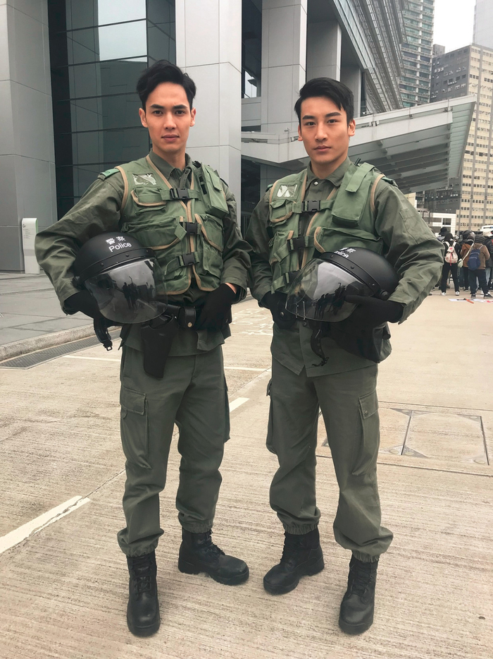 峯蔡卓妍上演“制服诱惑” 《PTU机动部队》热血满分