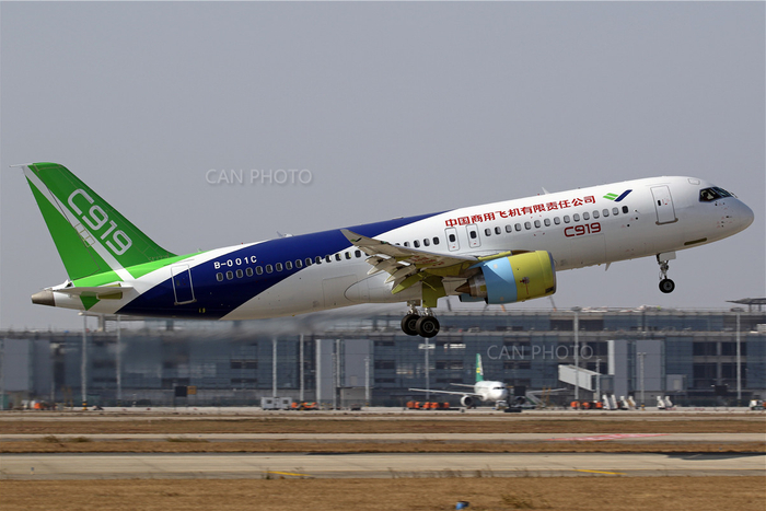 第二架C919大型客机首飞成功，开启国产大飞机新征程。|客机|试飞|飞行_新浪新闻