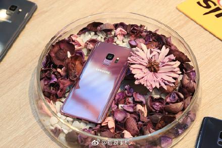 最美全面屏PK：三星S9/S9+/iPhone X对比，网友：三星看着舒服