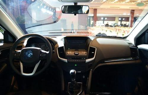 东风风神AX7手动挡上市 售价8.98-10.68万元