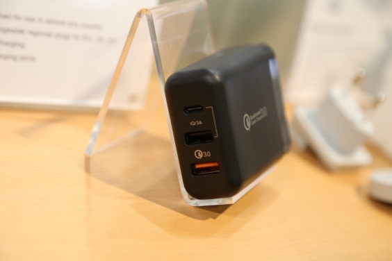 CES2018丨配件也创新 JCPAL展出众多手机配件产品