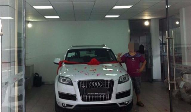 小哥被老爸给了10万买哈弗H6，结果用80000提新奥迪Q7