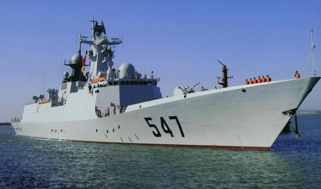 054A型护卫舰有多厉害呢？军舰上的导弹就可以同时打击32个目标|导弹|军舰|雷达_新浪新闻