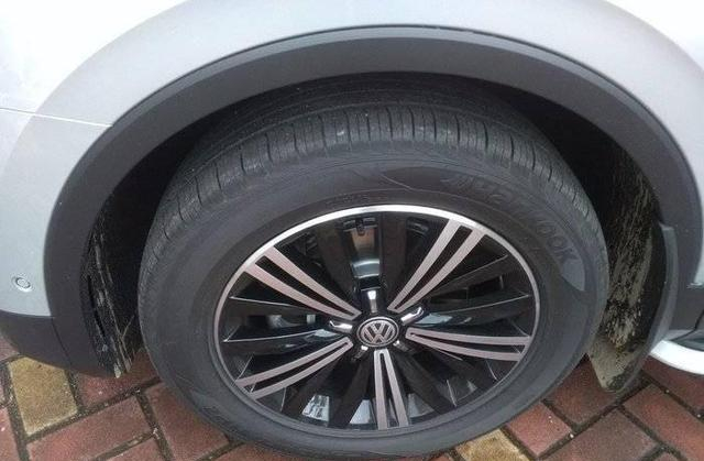 高个90后女孩情独SUV，果提途观L1.8T旗舰版