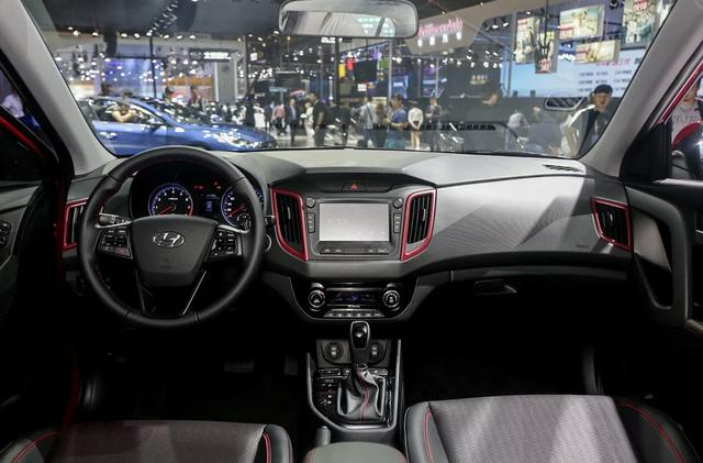 全新北京现代ix25，外型大改，性价比爆棚，年轻人首选的代步神车