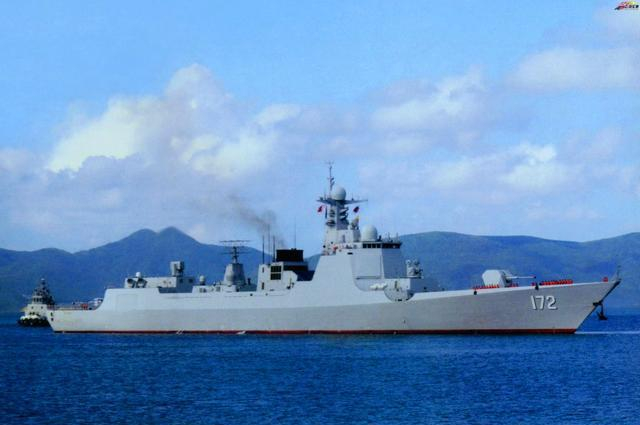 中国首艘055型、第十三艘052D型驱逐舰下水！