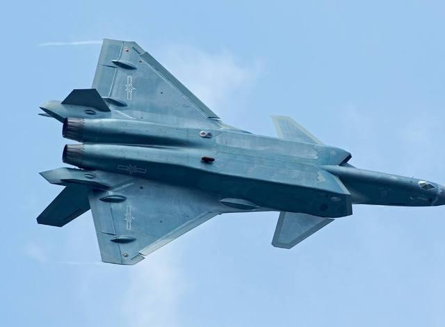 歼20的机翼能像“F22和T50”一样切尖？原来是这样的！长见识了