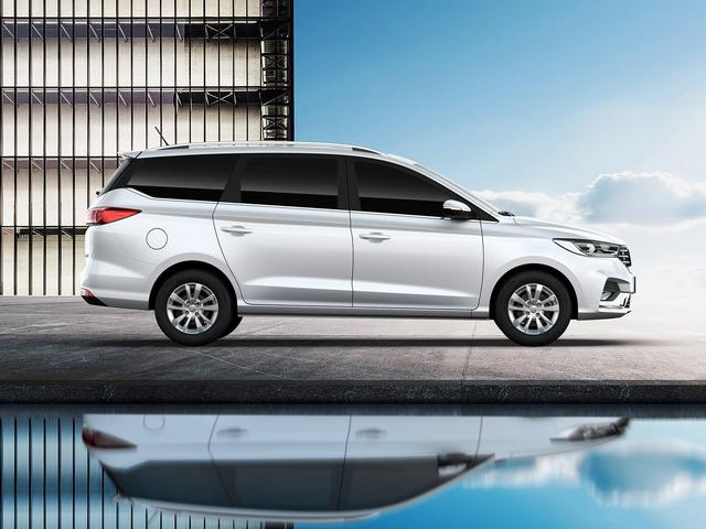 宝骏新MPV比GL6便宜十万!化身型男打天下,这MPV可比510还好看