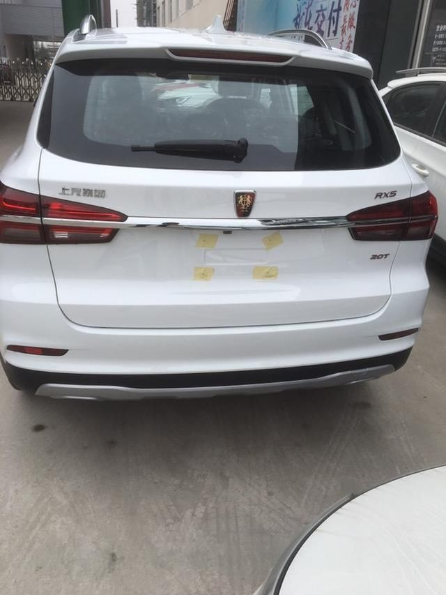 荣威RX5 20T互联网智臻版用车作业，实车真的很大很漂亮